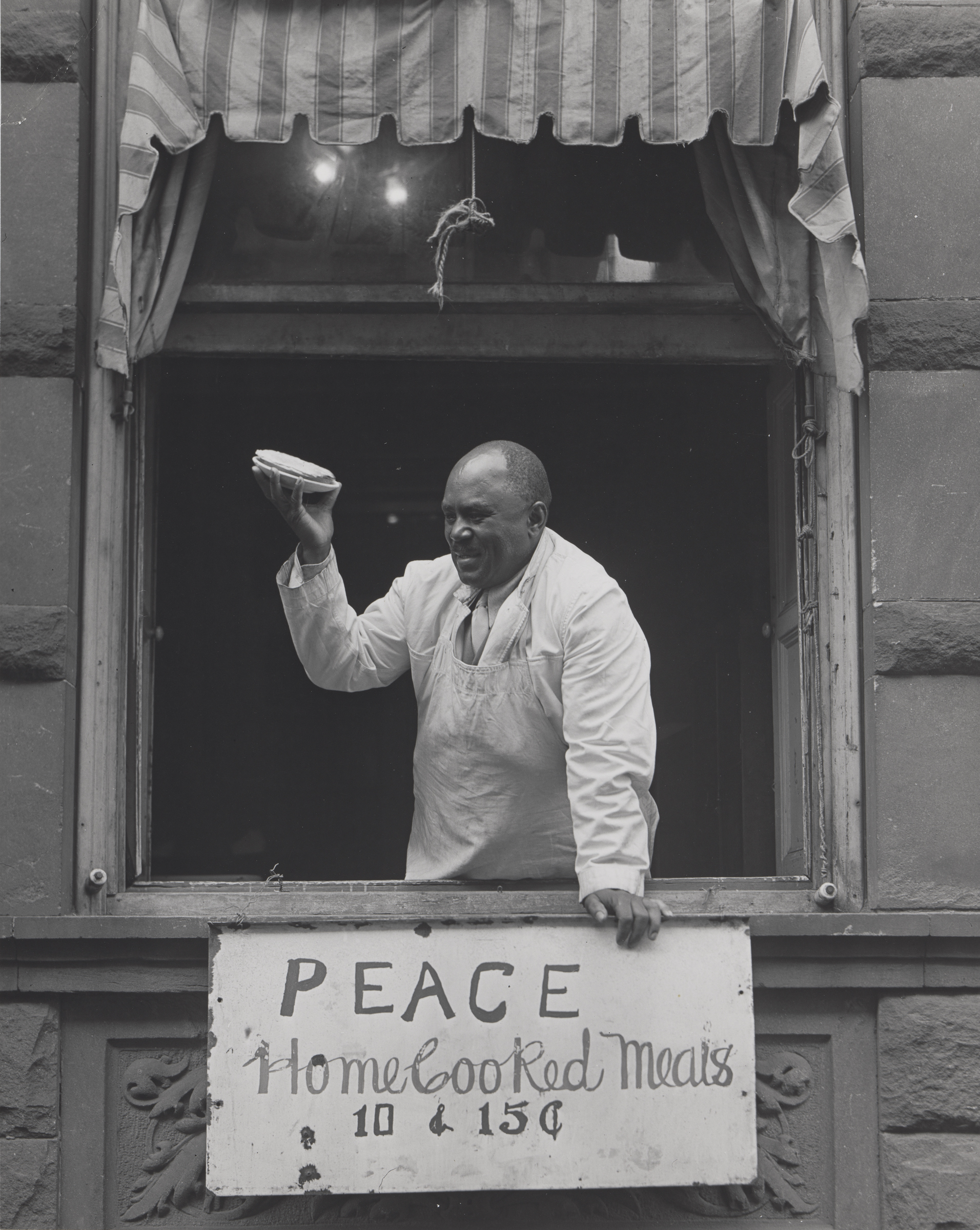 Aaron Siskind: A Survey of Life in Harlem during the Great Depression ...